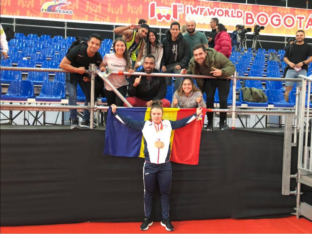Loredana Toma este dublu campioană mondială la haltere şi a stabilit un nou record mondial