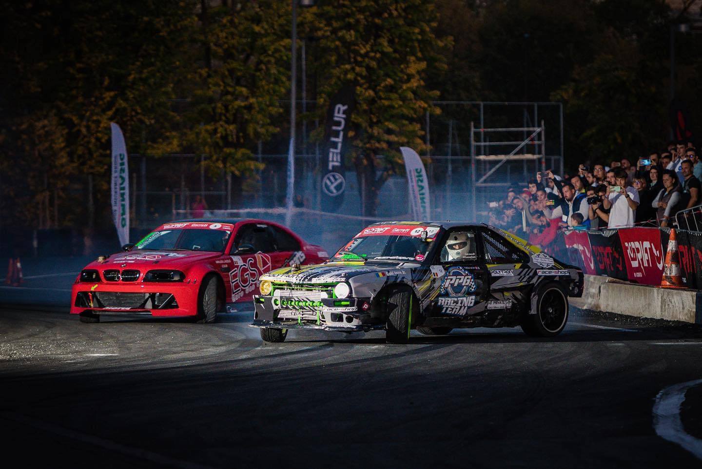 Concurs de drifturi pe Drumul Expres 12. Zeci de maşini au fost găsite ...