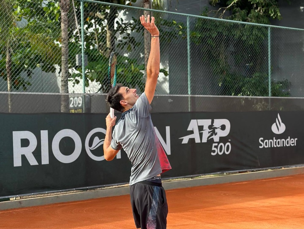 Victor Cornea i-a învins pe fraţii Tsitsipas la turneul de tenis de la ...