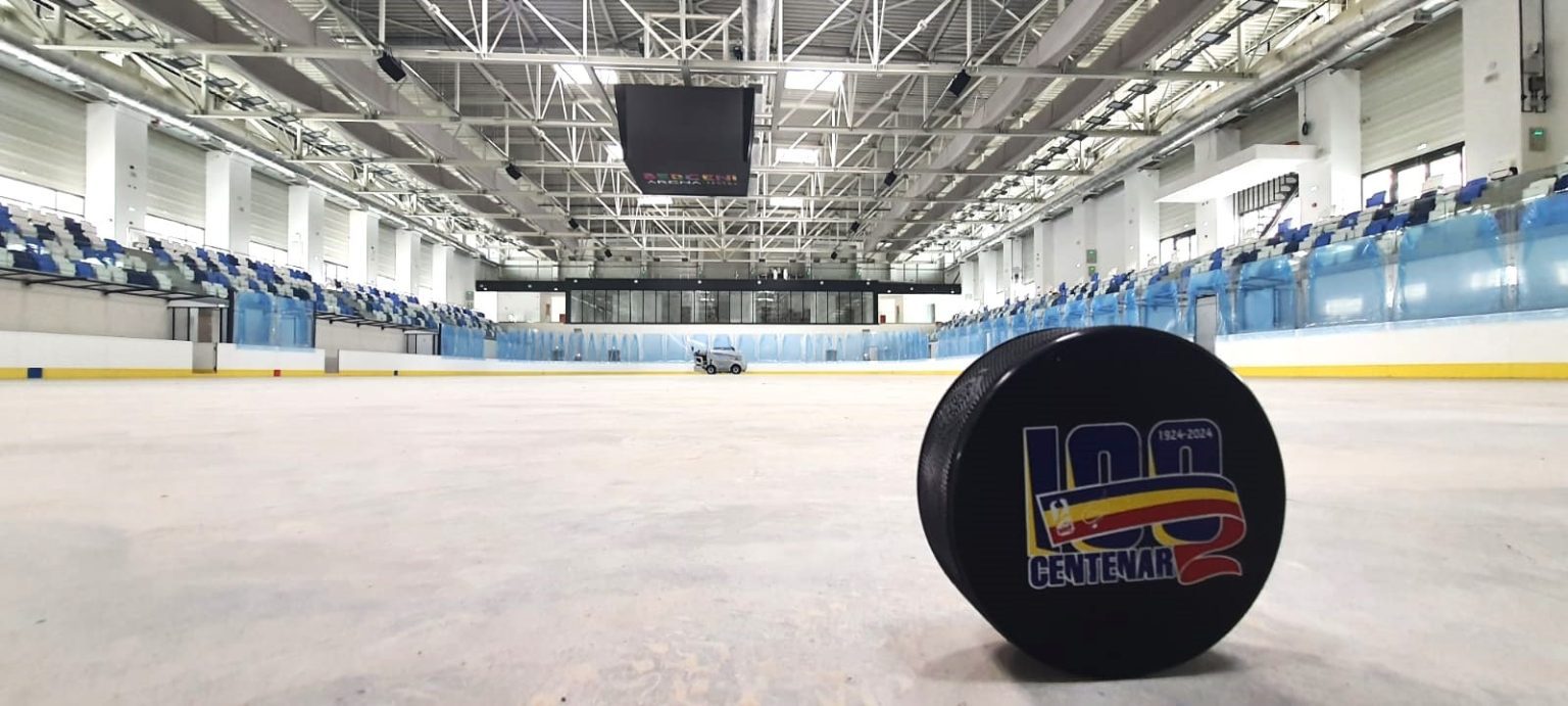 Primul patinoar construit în Bucureşti după 70 de ani este inaugurat ...