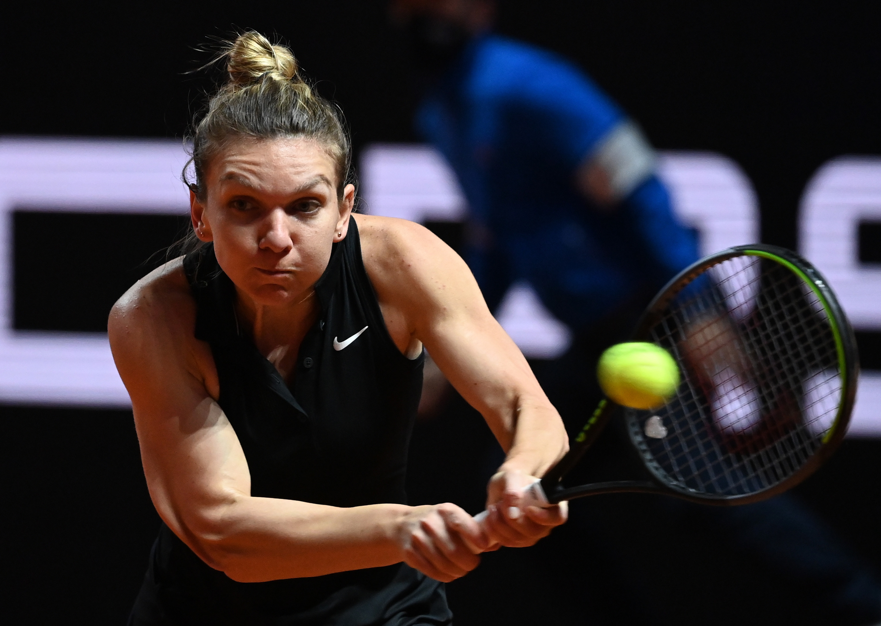 Simona Halep şi-a anunţat retragerea din tenis, după ce a pierdut în ...