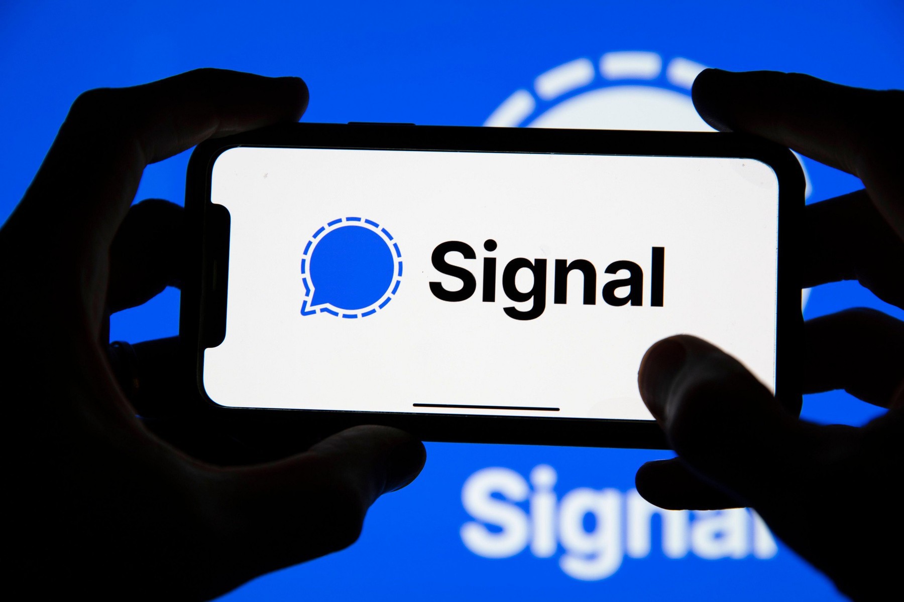 Signal încearcă marea cu degetul: Noua îmbunătăţire se vrea concurenţă ...