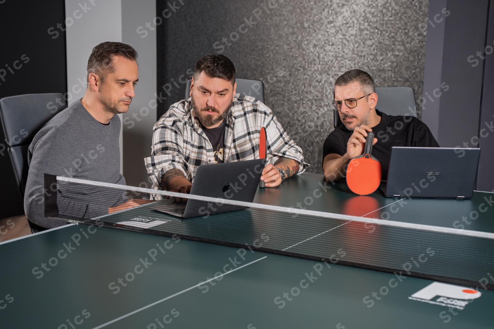 Cosmin „Micutzu” Nedelcu şi Dan Frînculescu, în colaborare cu Headline ...