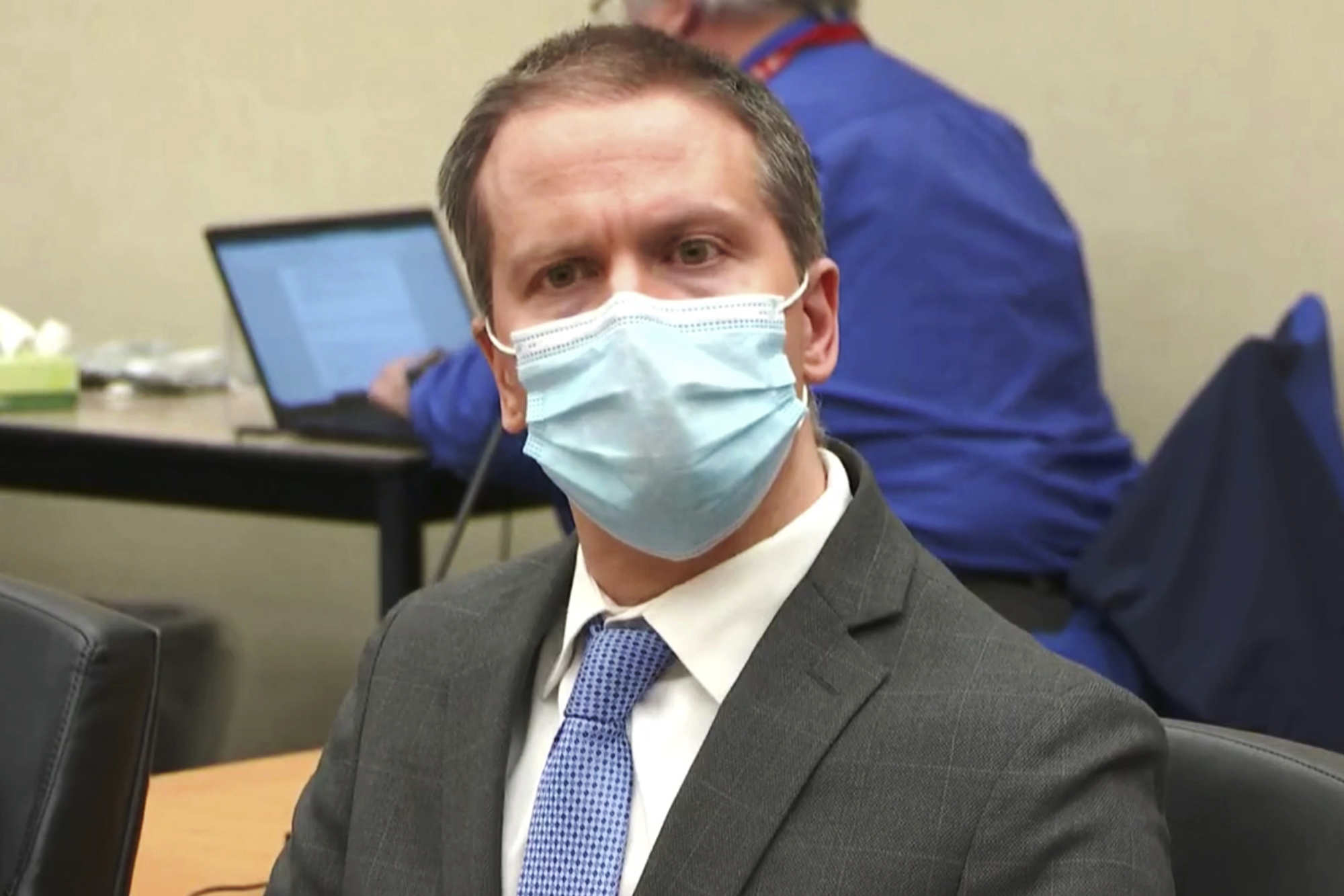 Fostul poliţist acuzat de uciderea lui George Floyd face apel la ...