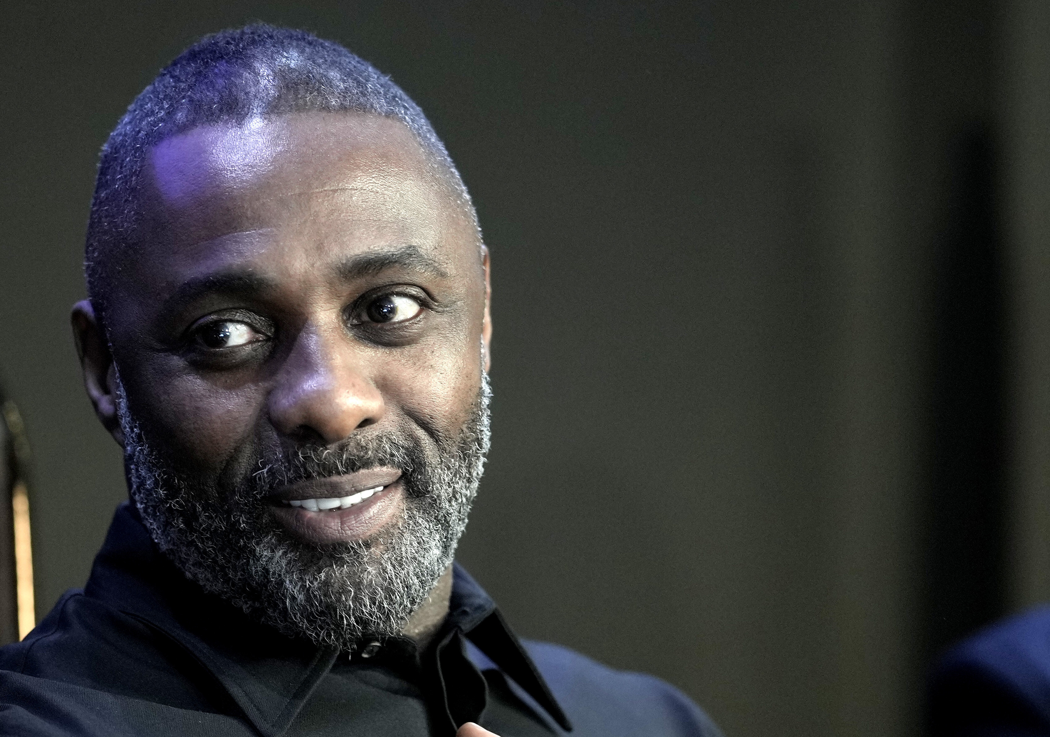 James Bond ar putea fi jucat de un actor negru? Idris Elba: „A devenit ...