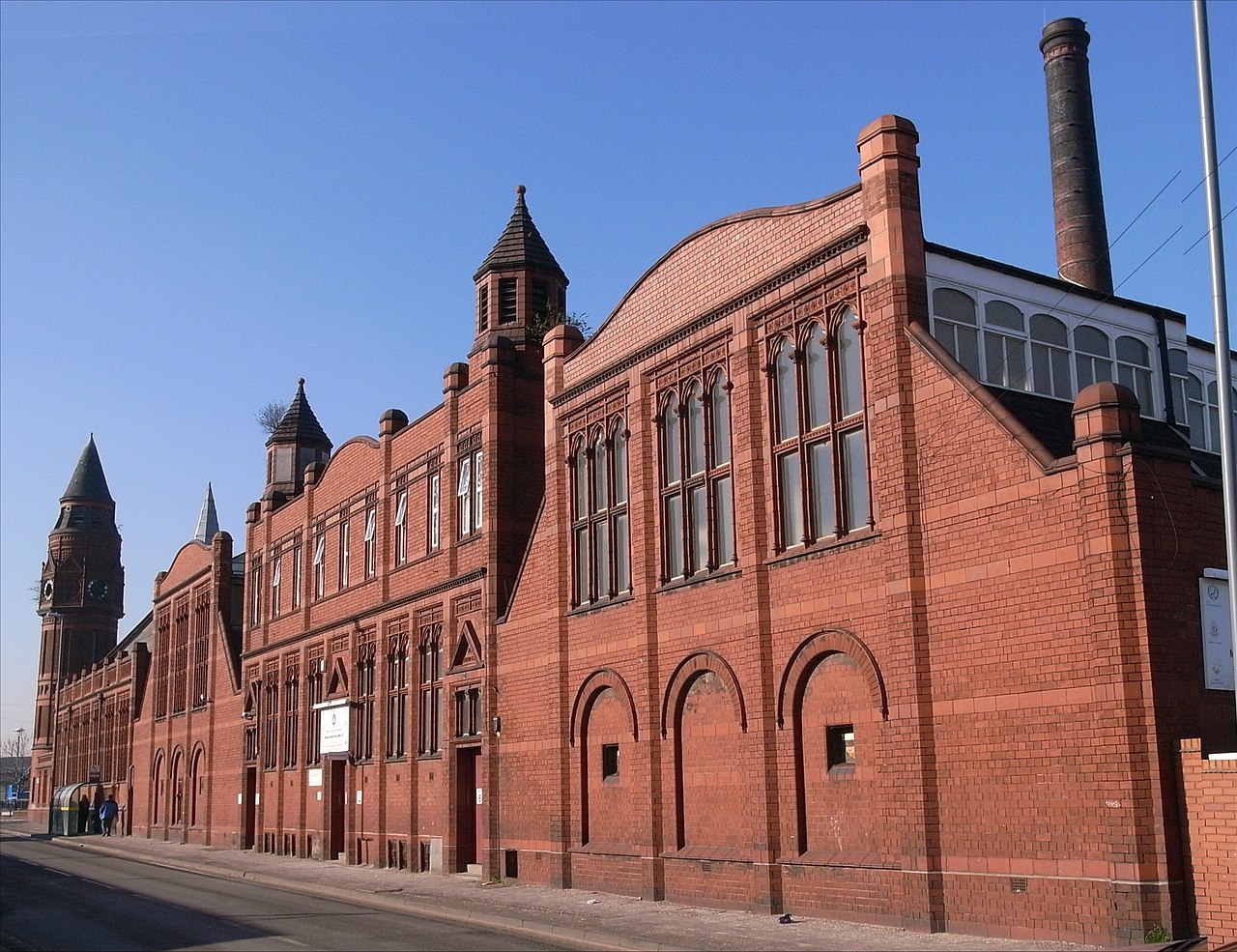 Un imam explică într-o predică cum să fie lapidate femeile adultere