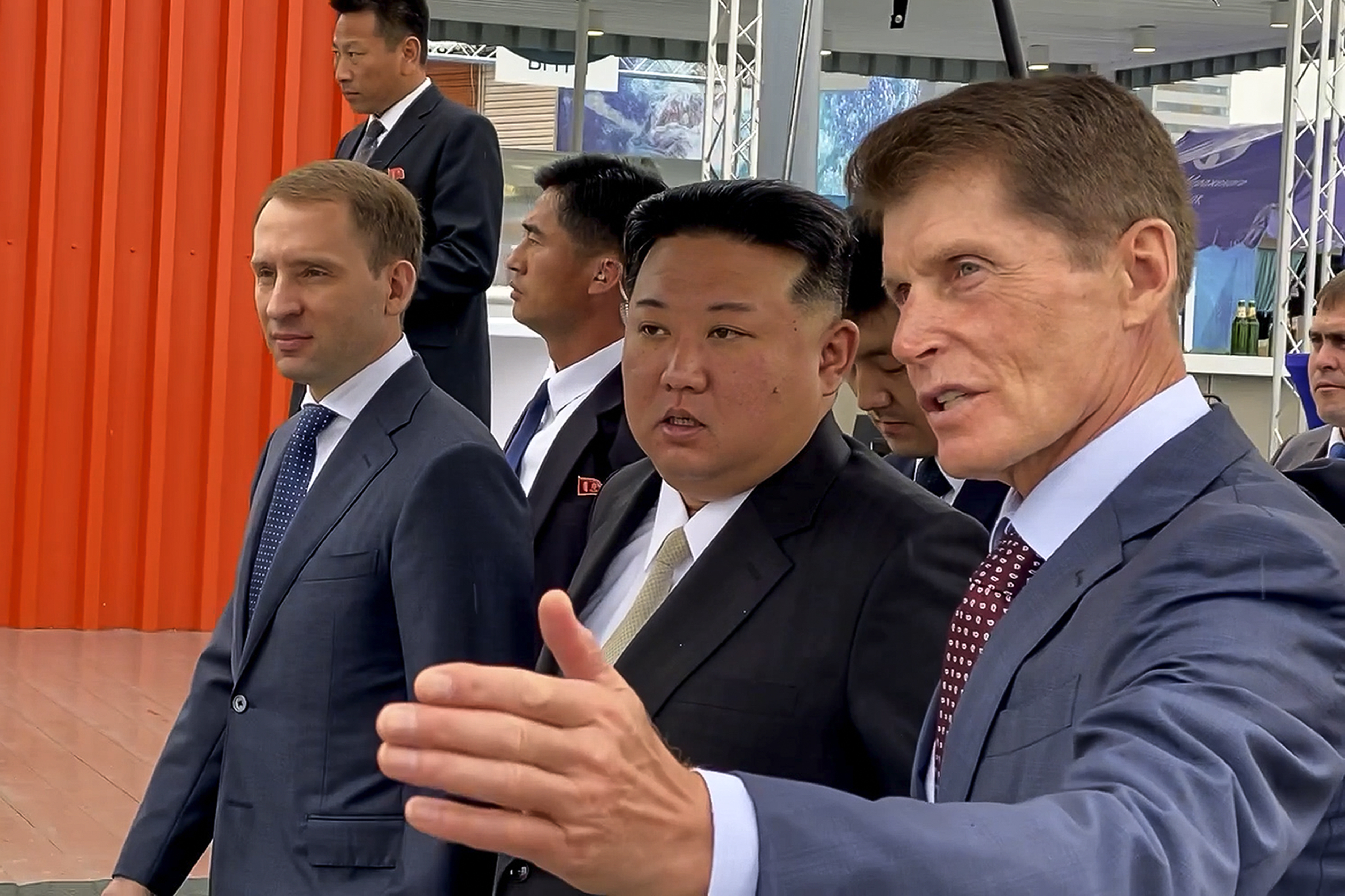 Vizita lui Kim Jong Un în Rusia s-a încheiat. Trenul blindat a plecat ...