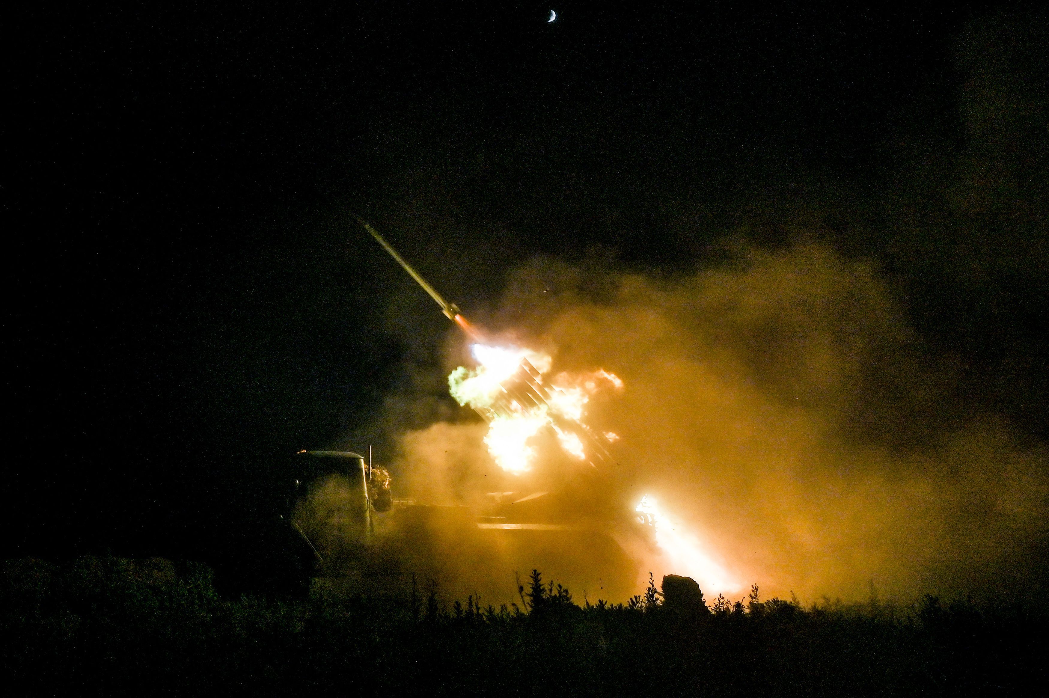 Războiul din Ucraina, ziua 854. Zelenski a vizitat frontul din estul ...