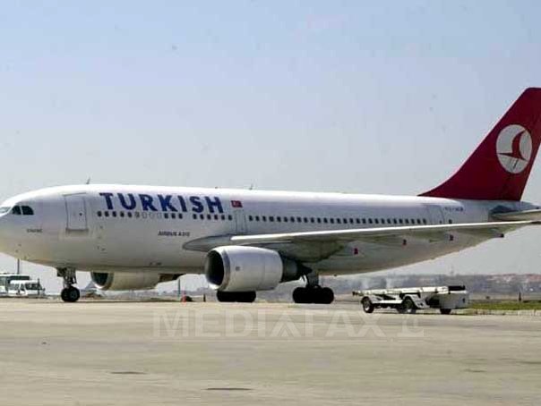 Zeci de turişti israelieni au fost reţinuţi la debarcarea din avion în ...