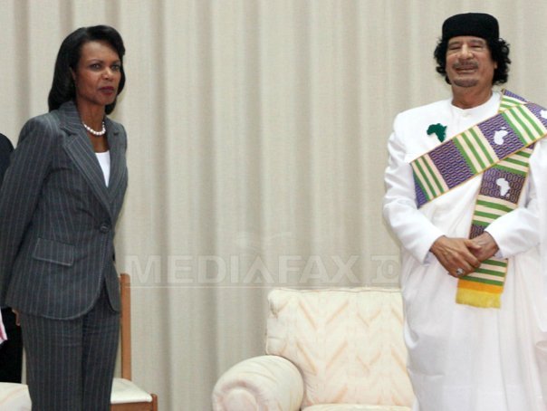 Muammar Kadhafi avea o fascinaţie stranie faţă de Condoleezza Rice: "O ...