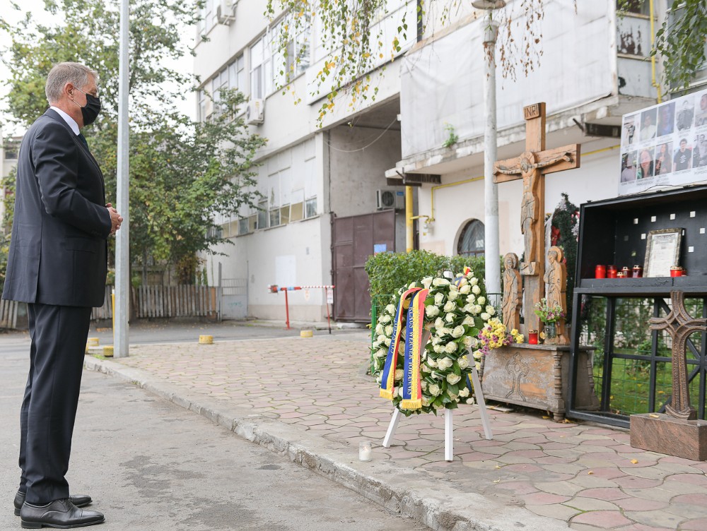COMENTARIU Lelia Munteanu: La locul crimei