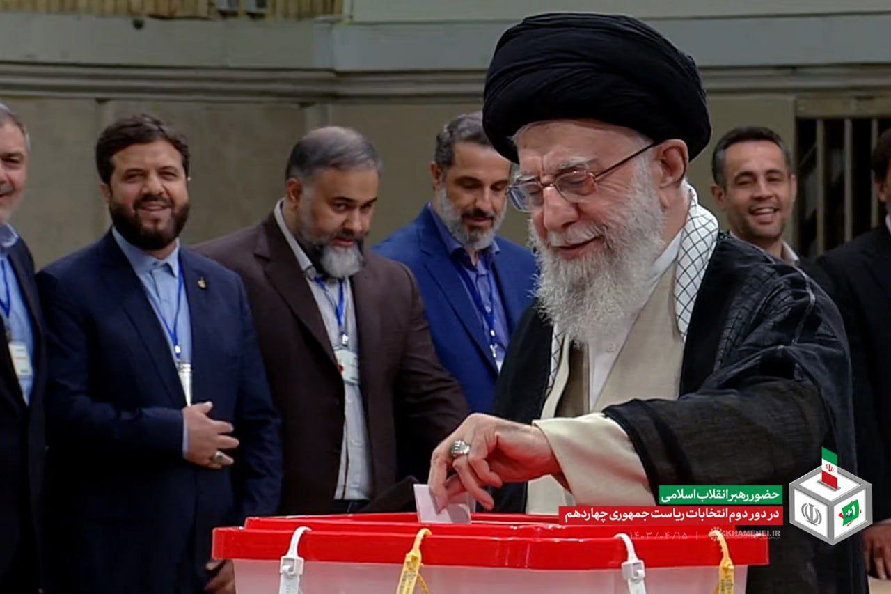 COMENTARIU Lelia Munteanu: Ayatollahul Khamenei – obligat să aleagă ...