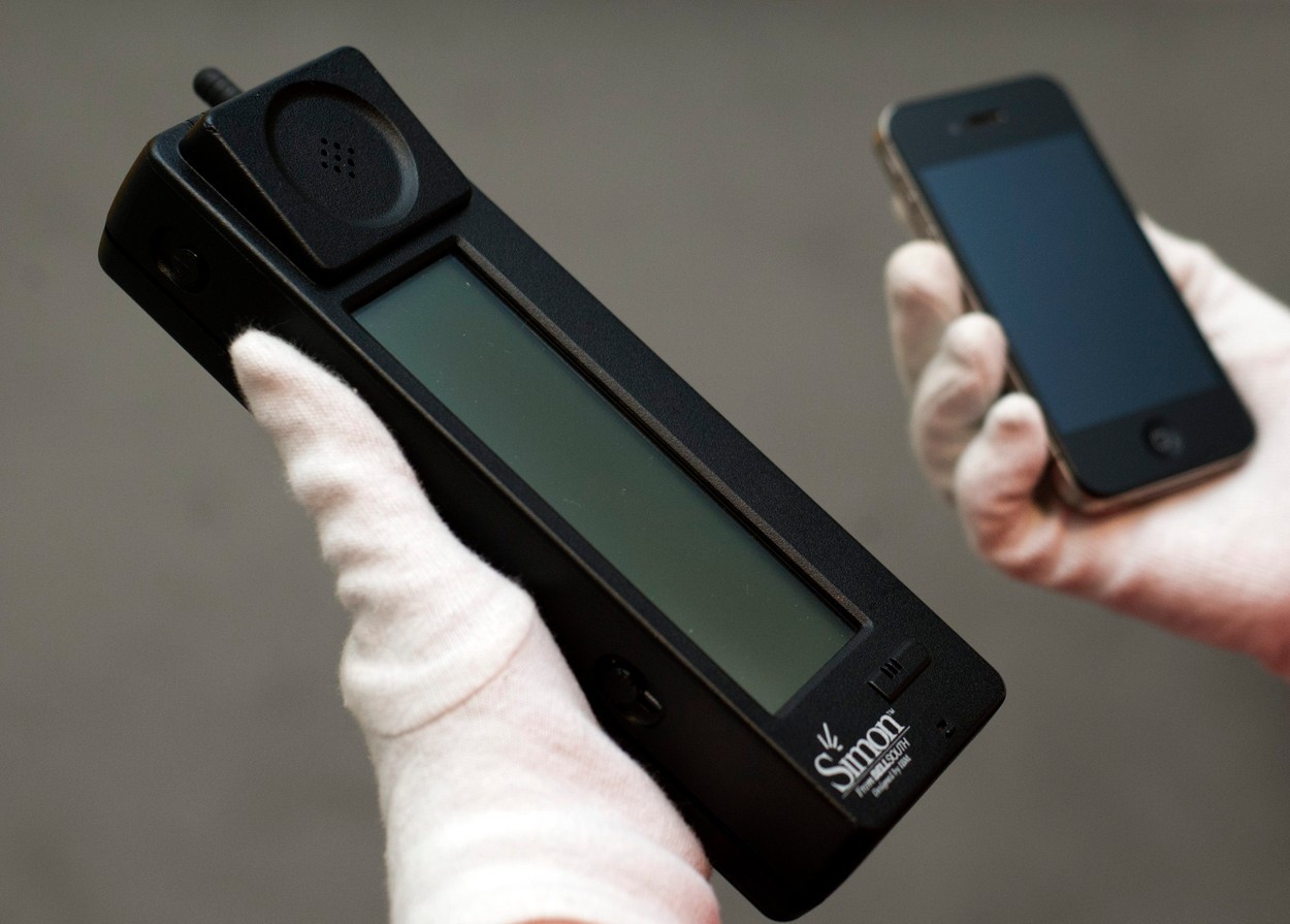 Primul smartphone din istorie a fost lansat pe 23 noiembrie 1992
