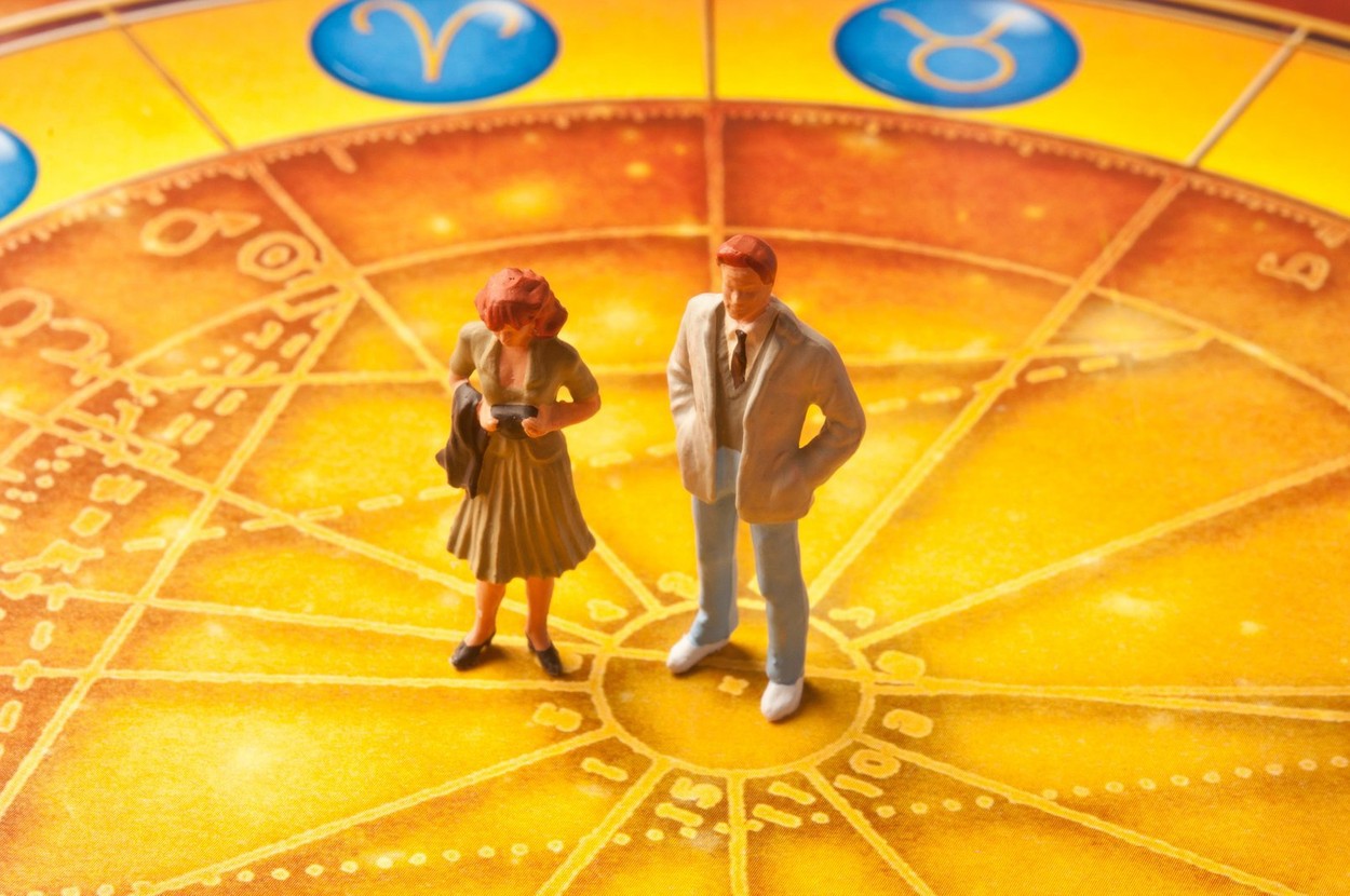 HOROSCOP 30 septembrie. Una caldă, una rece pentru zodii. Norocul este ...