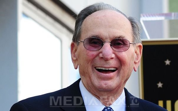 Compozitorul Hal David, care a scris muzica filmelor "Alfie" şi "Casino ...