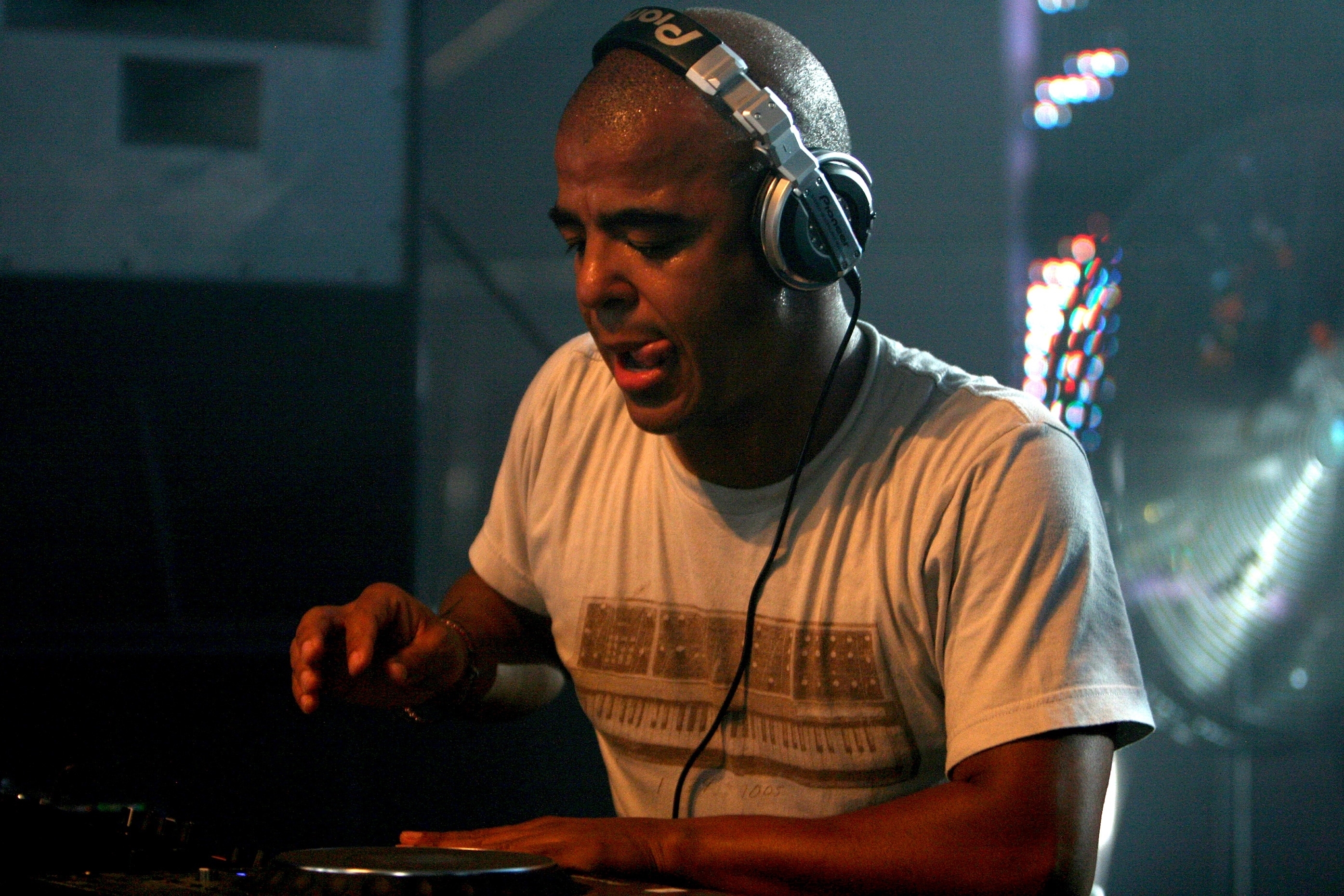 DJ Erick Morillo a fost găsit fără viaţă în casa sa din Miami. Vedeta ...