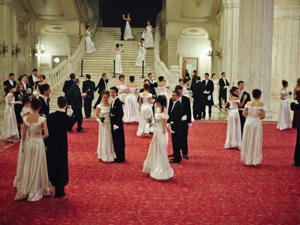 Bal vienez la Braşov, cu ocazia aniversării a 170 de ani de la naşterea ...