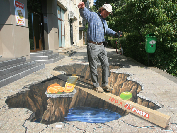 O groapă uriaşă în centrul Bucureştiului: Prima pictură 3D pe asfalt ...