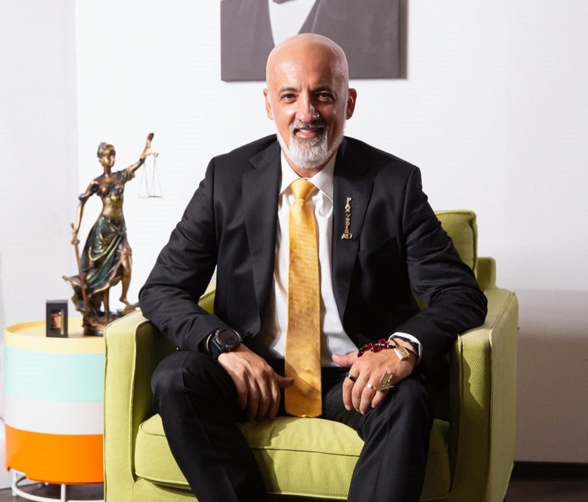 Bogdan Petre cere anularea sentinţei de condamnare la moarte a inculpaţilor Ceauşescu