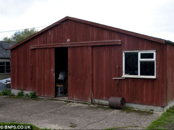 Românii care stau la curte vor trebui să informeze primăriile locale ...