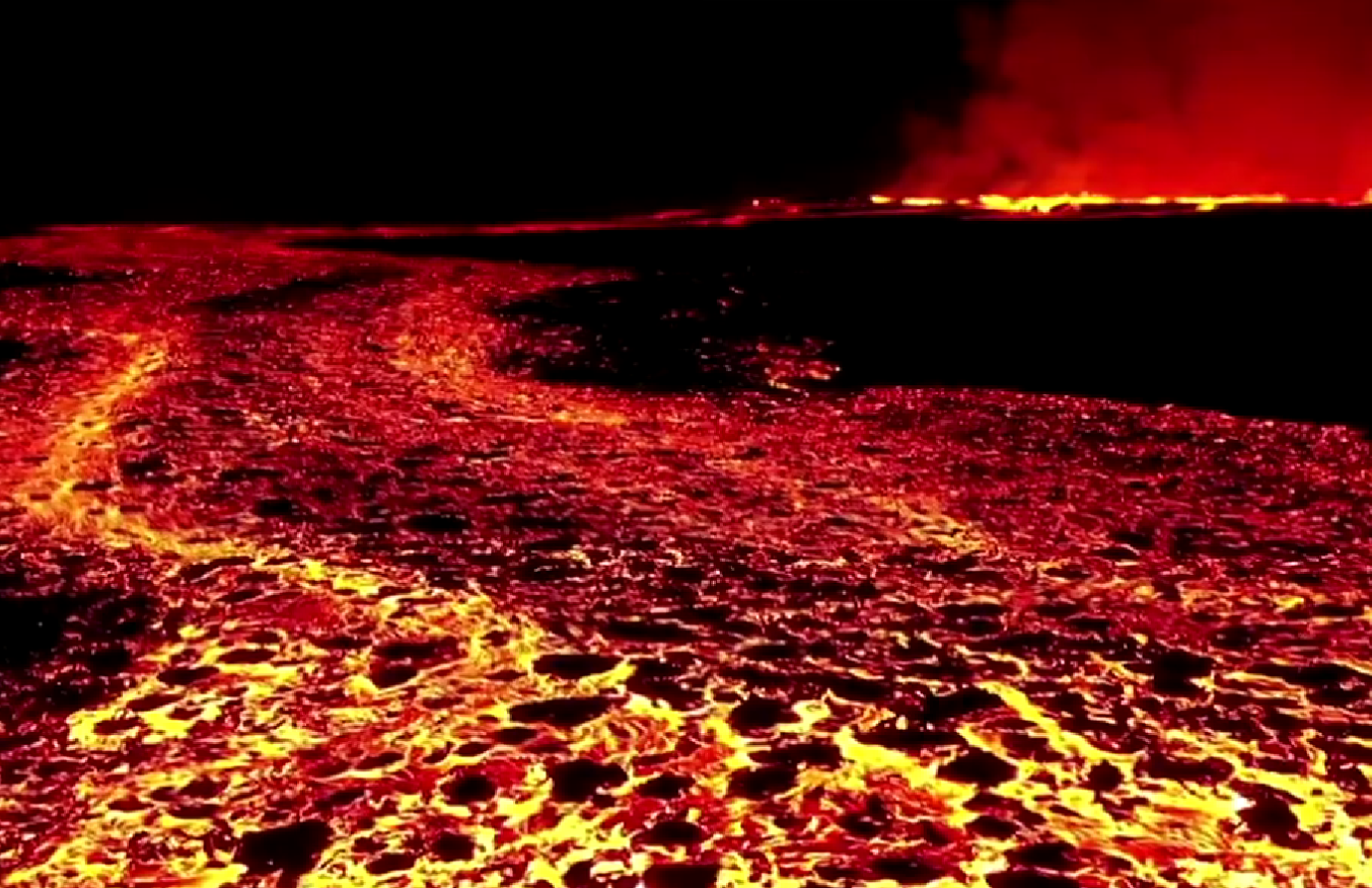 VIDEO Vulcanul din Islanda a erupt din nou / Poliţia islandeză a ...