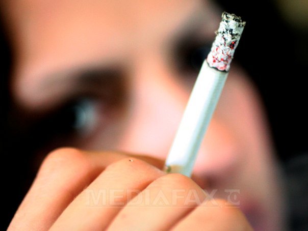 Fumatul pasiv ucide anual peste 600.000 de persoane, dintre care 165. ...